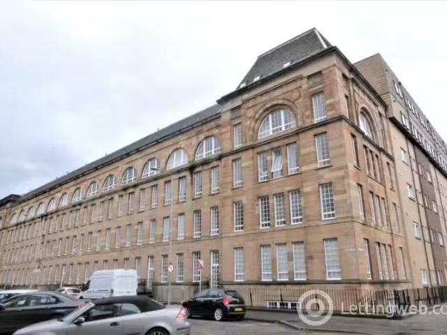 Deal! 2 BR Property to rent in Kent Road, Glasgow, G3
