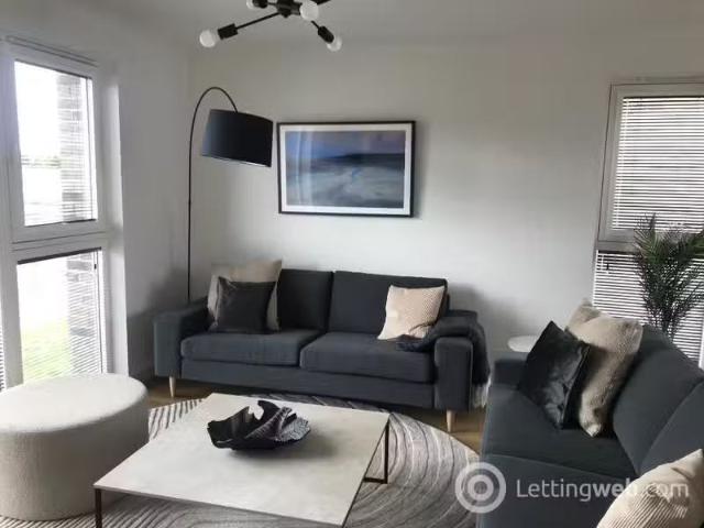 Cozy 2 BR Property to rent in Loches Drive, St Andrews, Fife.