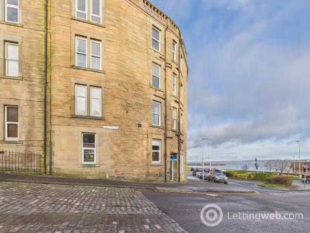 Nice 2 BR Property to rent in Lower Granton Road, Leith, Edinb.