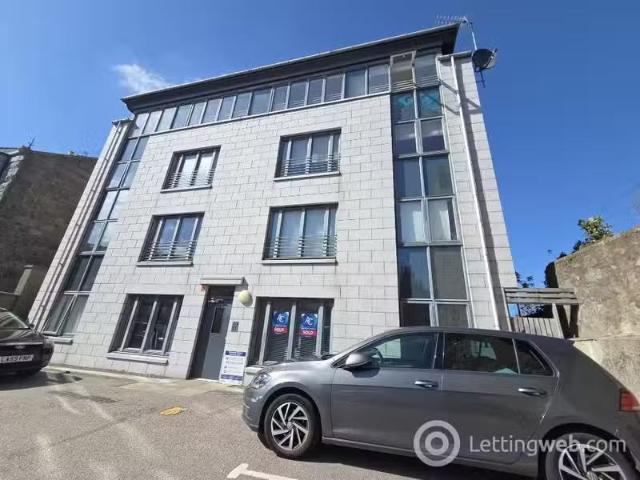Deal! 2 BR Property to rent in Maberly Street, City Centre, Ab.