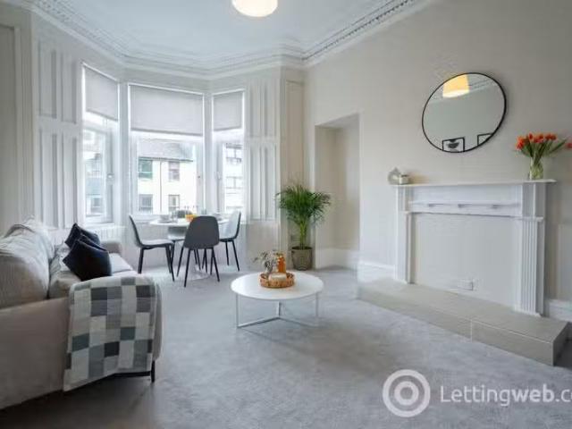 Nice 2 BR Property to rent in Oban Drive, West End, Glasgow, G.