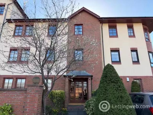 Unique 2 BR Property to rent in Orchard Brae Avenue, Edinburgh.