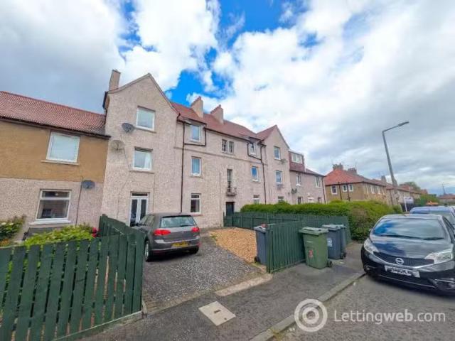 Unique 2 BR Property to rent in Parkhead Loan, Sighthill, Edin.