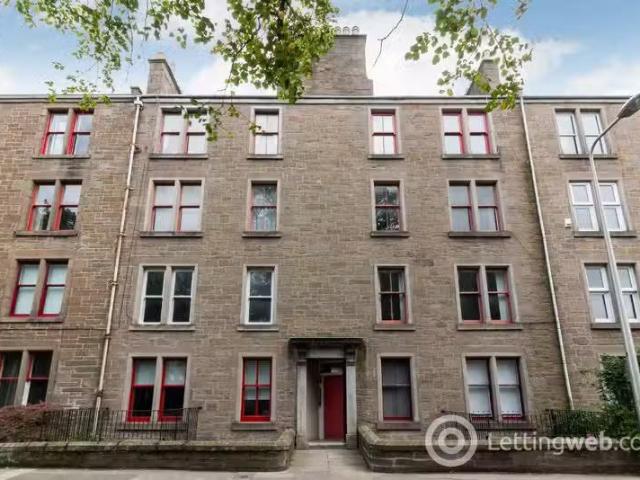 Deal! 2 BR Property to rent in Roseangle, Dundee, DD1