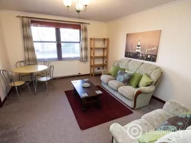 Deal! 2 BR Property to rent in Roslin Place, City Centre, Abe.