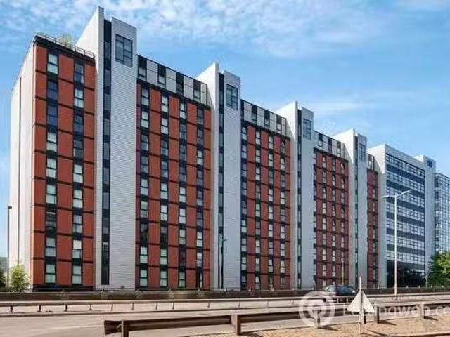 Just in! 2 BR Property to rent in Stobcross Street, Finnieston.