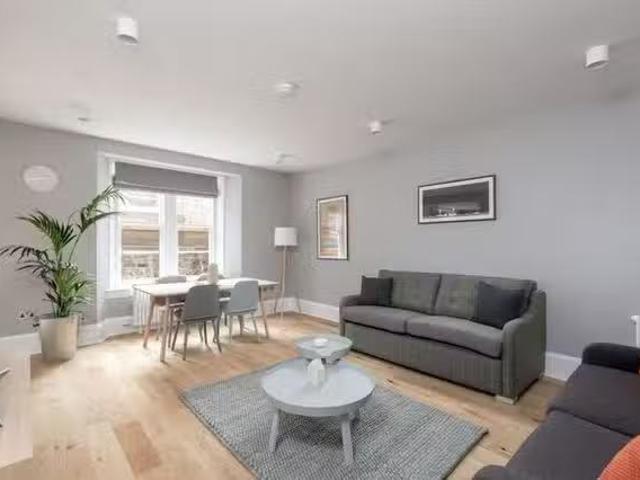 Cheap 2 BR Torphichen Street