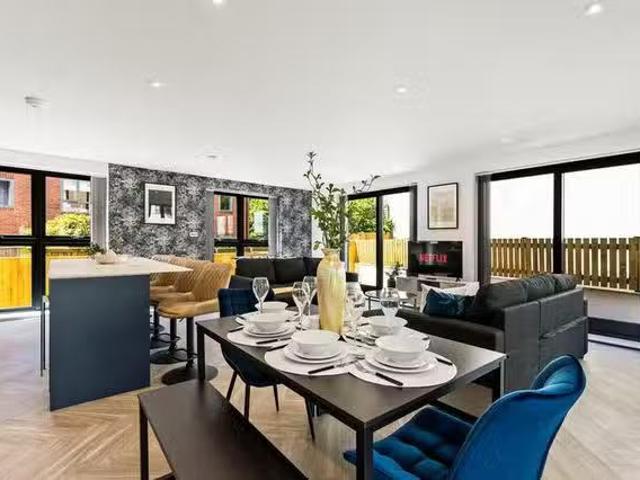 Deal! 2 BR Victoria Gardens