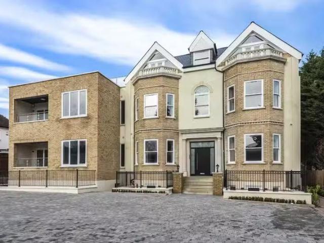 Cozy 3 BA 3 bedroom apartment for rent in Bergamot House, 52 R.