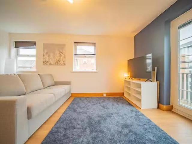 Charming 3 BA 3 bedroom apartment for rent in Llansannor Drive.