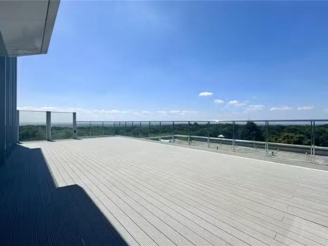 Deal! 3 BA 3 bedroom penthouse for rent in Central House, Eagl.