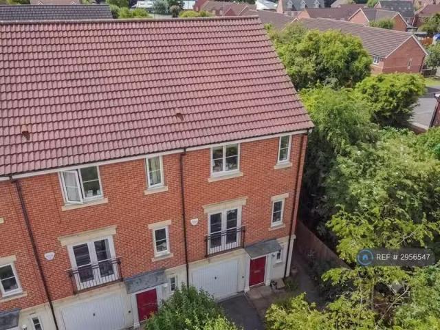Deal! 3 BA 3 bedroom terraced house for rent in Parkway, Derby.