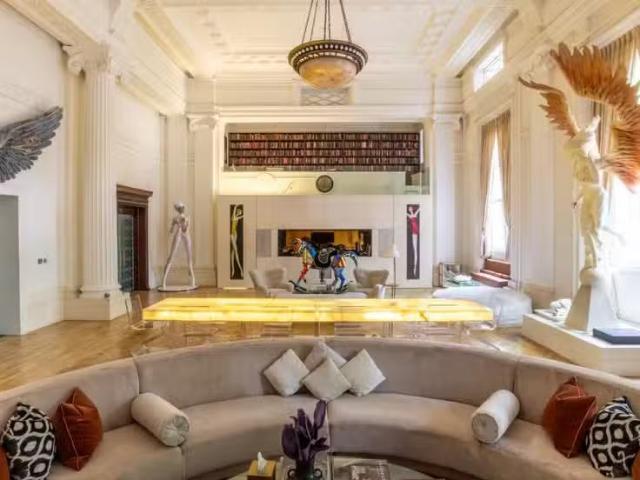 Deal! 3 BA 4 bedroom apartment for rent in Rosebery Avenue, Lo.