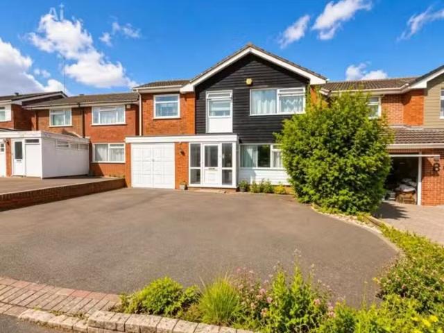 For Rent! 3 BA 4 bedroom detached house for rent in Church Hil.