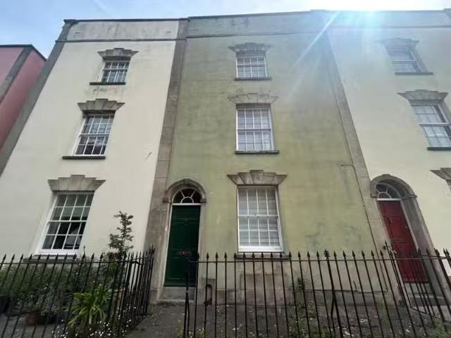Deal! 3 BA 4 bedroom house for rent in Wapping Road, Bristol C.