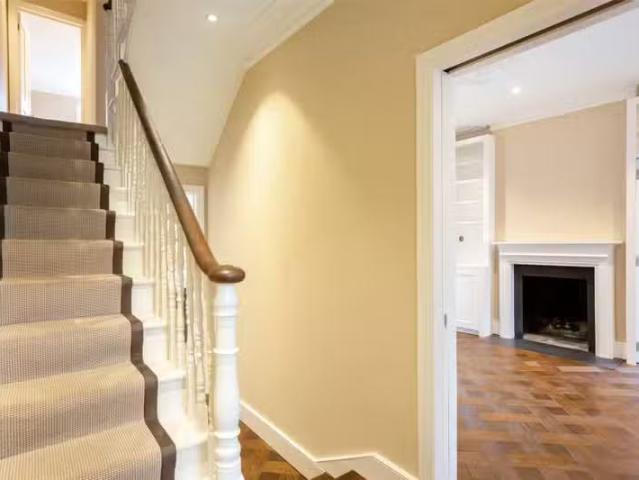 Deal! 3 BA 4 bedroom property to let in Octavia Street, London.