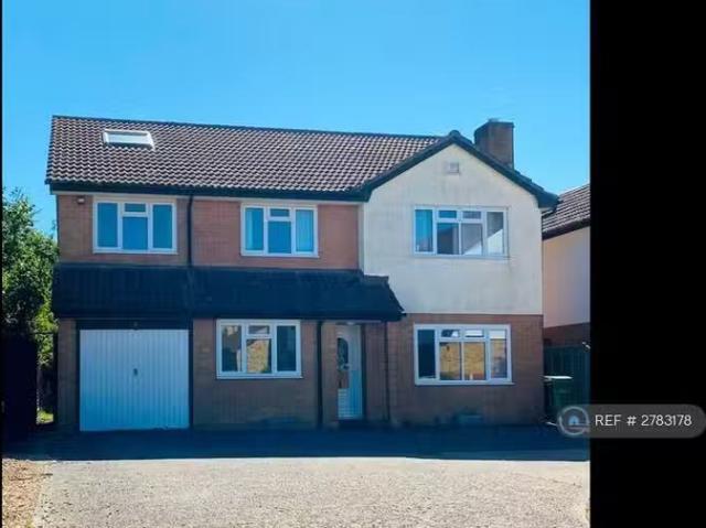 Deal! 3 BA 6 bedroom detached house for rent in Cull Close, Po.