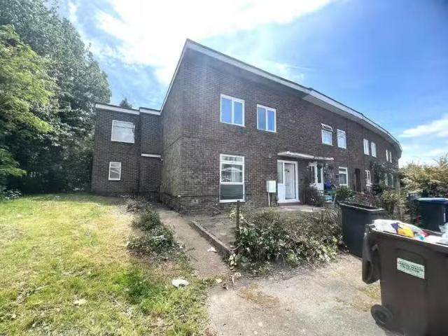 Cheap 3 BA 6 bedroom detached house for rent in Honeysuckle Ga.