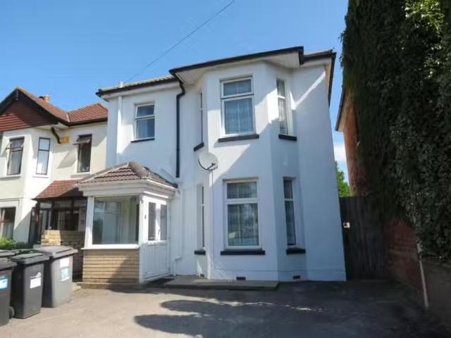 Just in! 3 BA 6 bedroom house for rent in 6 bedroom Detached H.