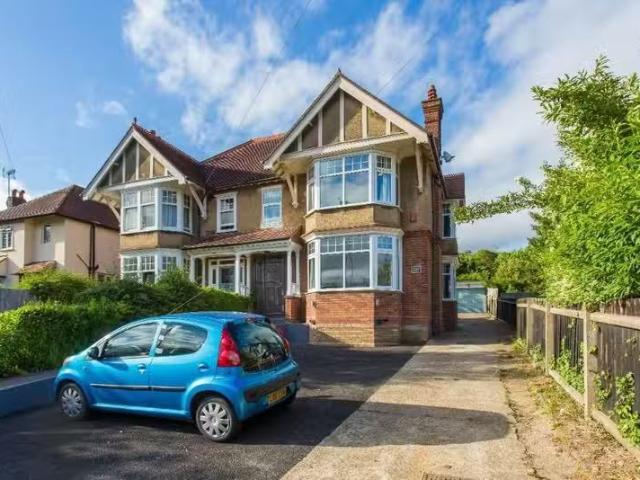Just in! 3 BA 6 bedroom semi detached house for rent in West W.