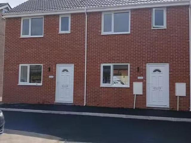 Cheap 3 bedroom terraced house for rent in Grover Street, Pont.