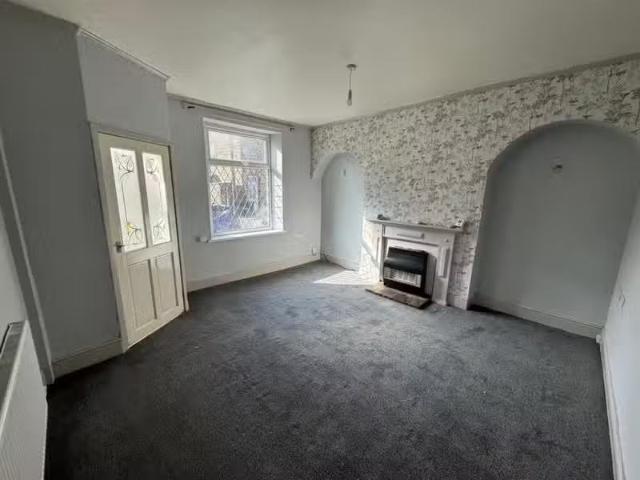 Rental! 3 bedroom terraced house for rent in Staveley Road, BD22