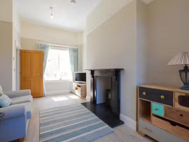 Nice 3 bedroom terraced house for rent in Stapehill Abbey, Wim.