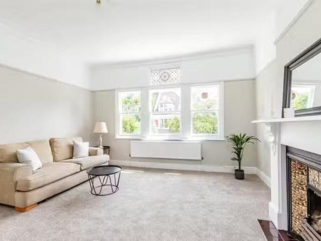 For Rent! 3 bedroom apartment for rent in Woodstock Road, BS6.