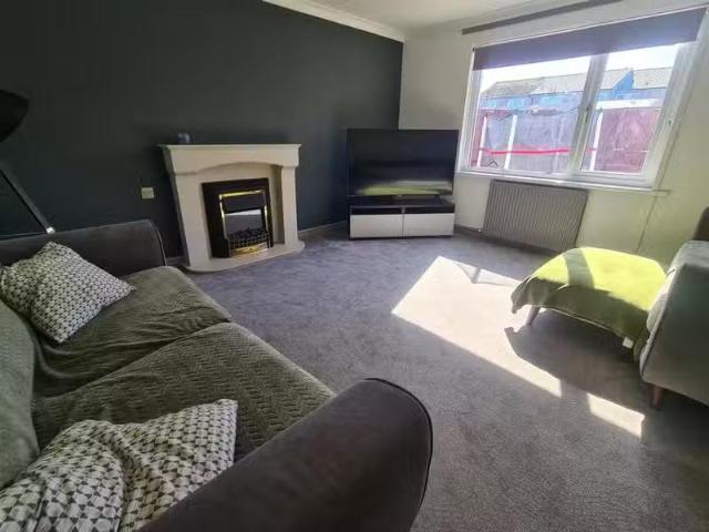 Deal! 3 bedroom end of terrace house for rent in Hopedene, Cle.