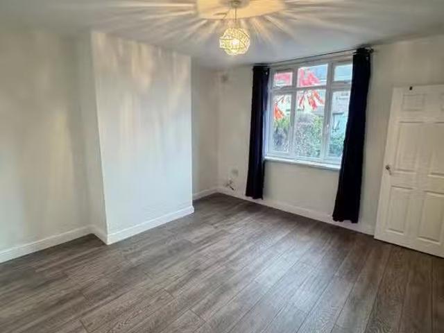 Cozy 3 bedroom end of terrace house for rent in Moat Road, TIP.