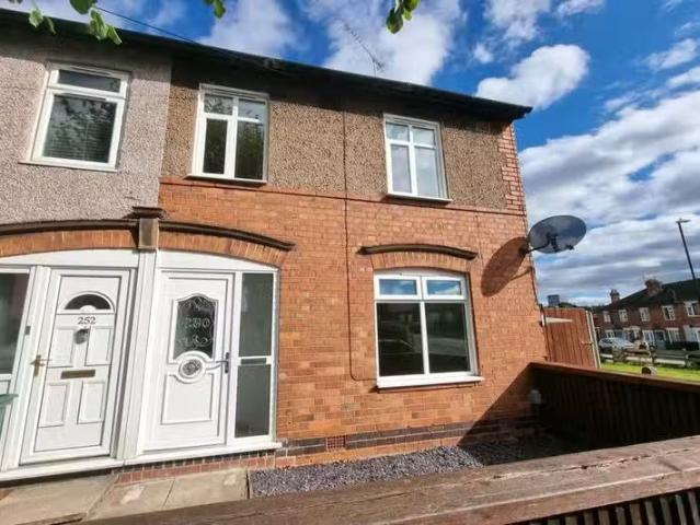 Just in! 3 bedroom End Terrace House to rent, Hewitt Avenue, C.