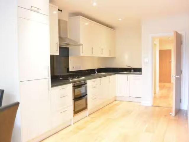 Charming 3 bedroom flat to rent in Golders Green, NW11