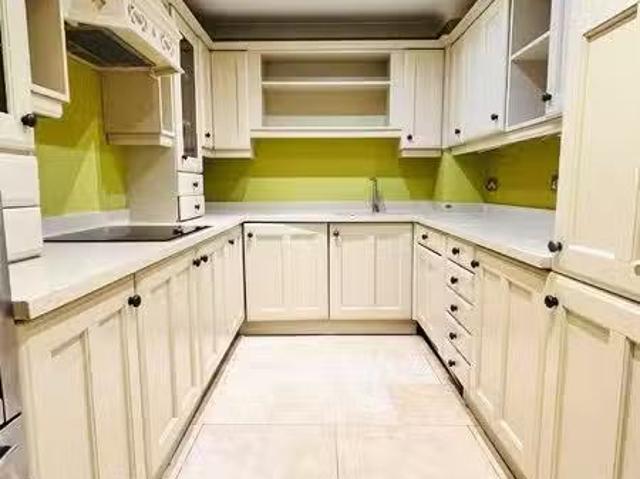 Charming 3+ bedroom flat/apartment to rent in The Broad Walk.