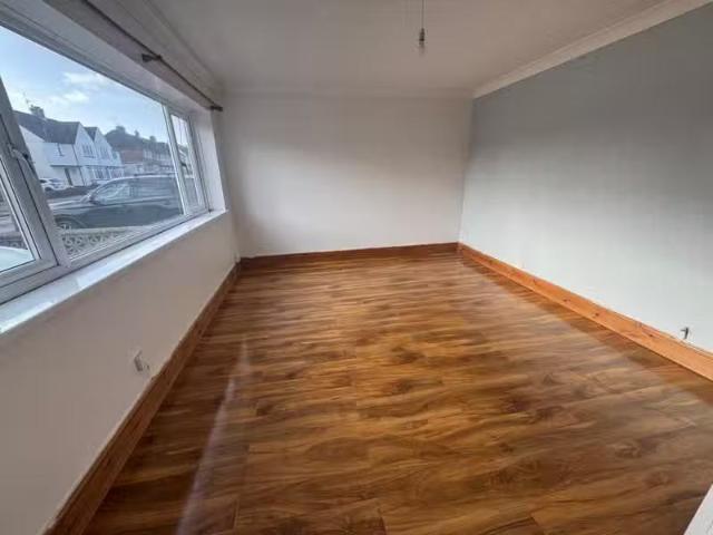 Cheap 3 bedroom house for rent in Tennyson Road, PENARTH, CF64