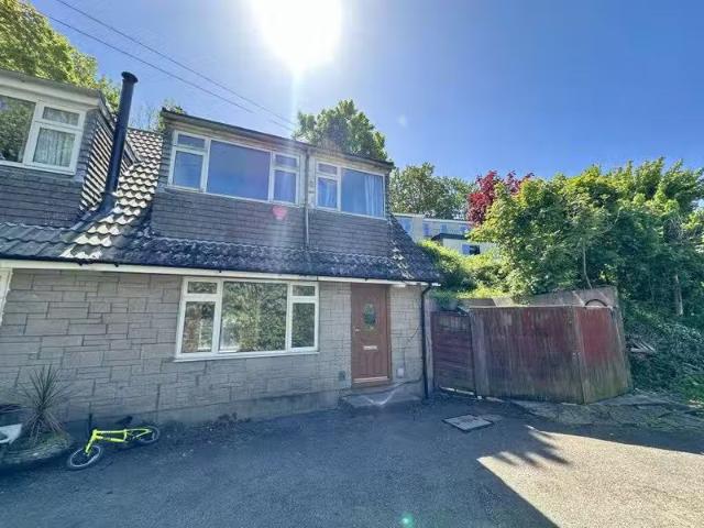 Cozy 3 bedroom house for rent in Quarry Lane, Quarry Lane, Law.