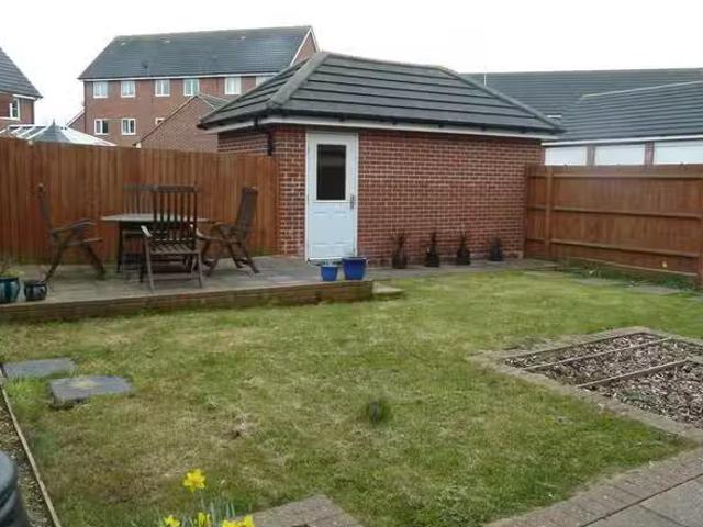 Cozy 3 bedroom link detached house for rent in Olliver Acre, L.