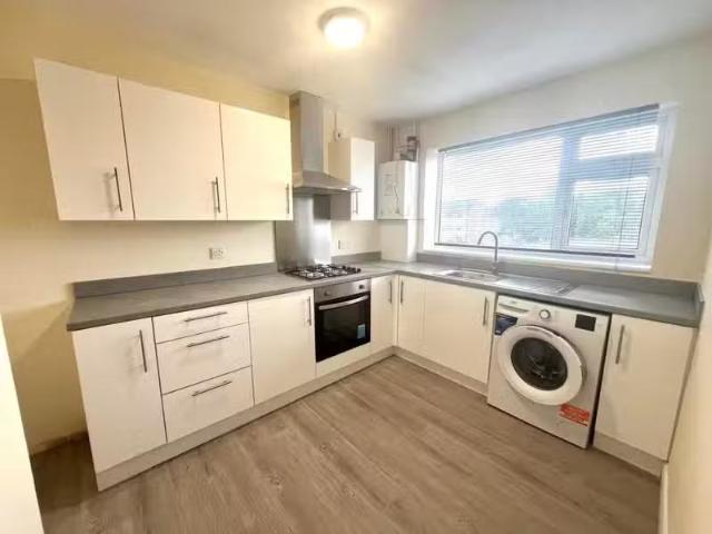 Cozy 3 bedroom maisonette for rent in The Quadrant, ST. ALBANS.
