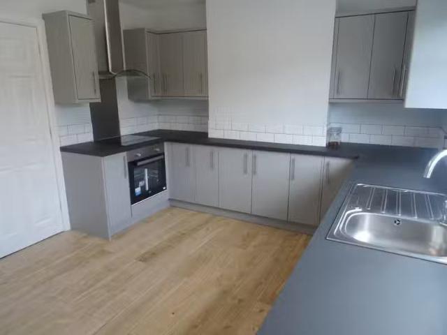 New 3 bedroom semi detached house for rent in Duck Lane, Hadde.