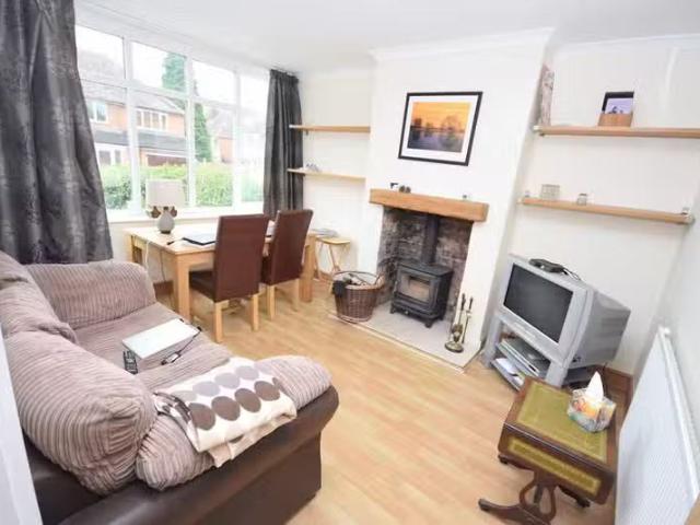 Cozy 3 bedroom semi detached house for rent in Ebrington Close.