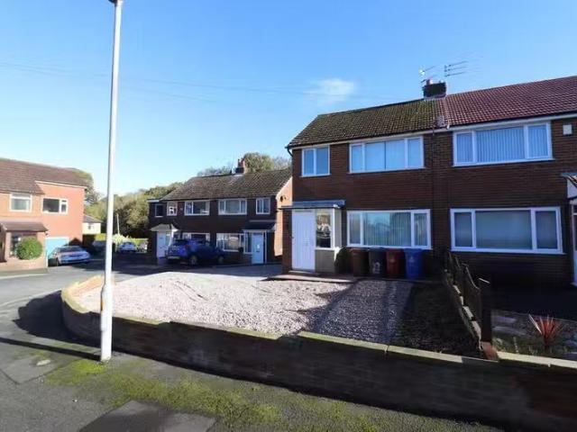 Charming 3 bedroom semi detached house for rent in Feilden Pla.