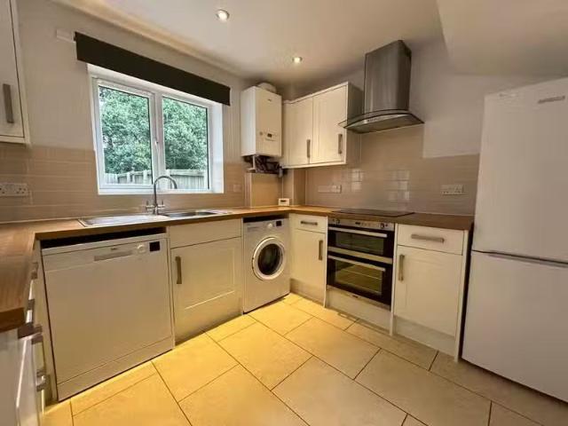 Just in! 3 bedroom semi detached house for rent in Hudson Clos.