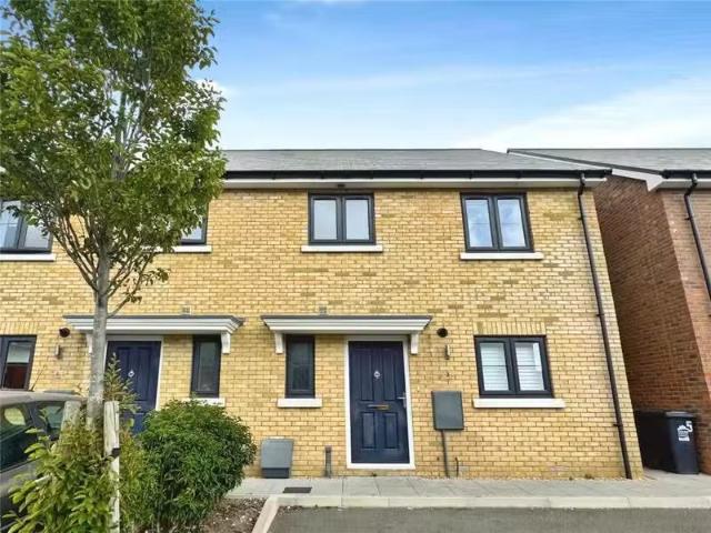 Unique 3 bedroom semi detached house for rent in The Droveway.