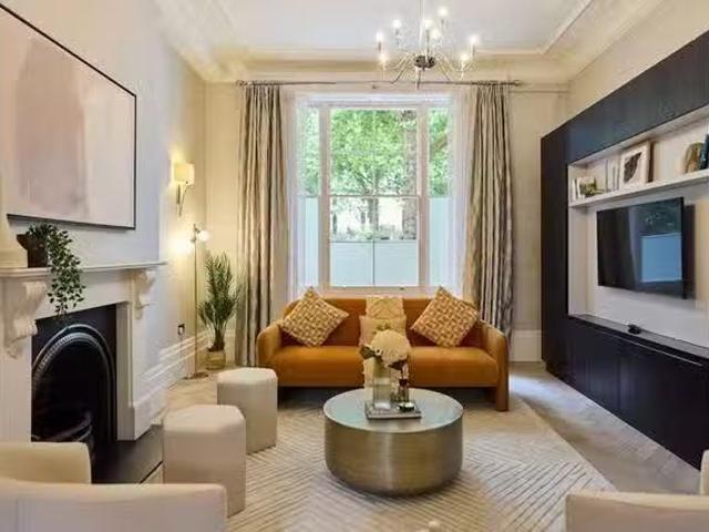 Cozy 3 BR Kensington Gardens Square