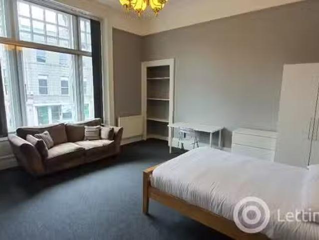 Deal! 3 BR Property to rent in Union Street, City Centre, Aber.