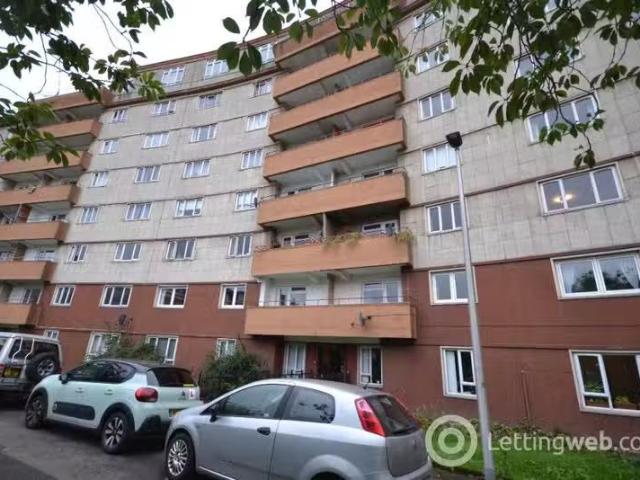 Unique 3 BR Property to rent in Westfield court, Gorgie, Edinb.