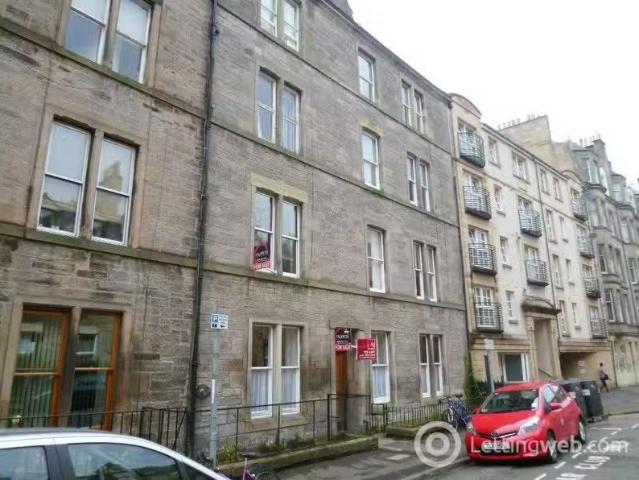 Deal! 3 BR Property to rent in Blackwood Crescent, Edinburgh.