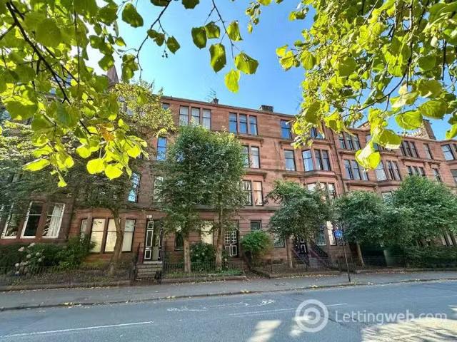 New 3 BR Property to rent in Clarence Drive, Hyndland, Glasgow.