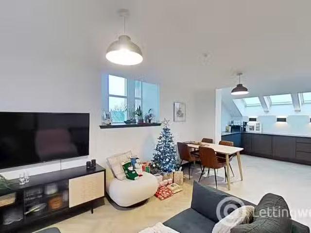 Cheap 3 BR Property to rent in Dryden Street, Edinburgh, EH7