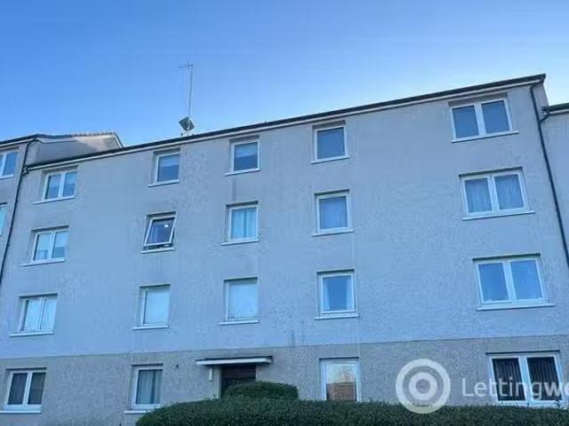 Nice 3 BR Property to rent in Murroes Road, Linthouse, Glasgow.