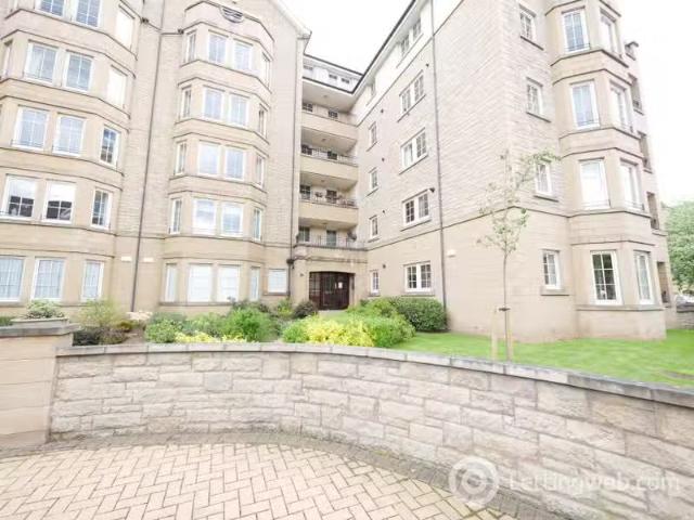 Charming 3 BR Property to rent in Roseburn Maltings, Roseburn.